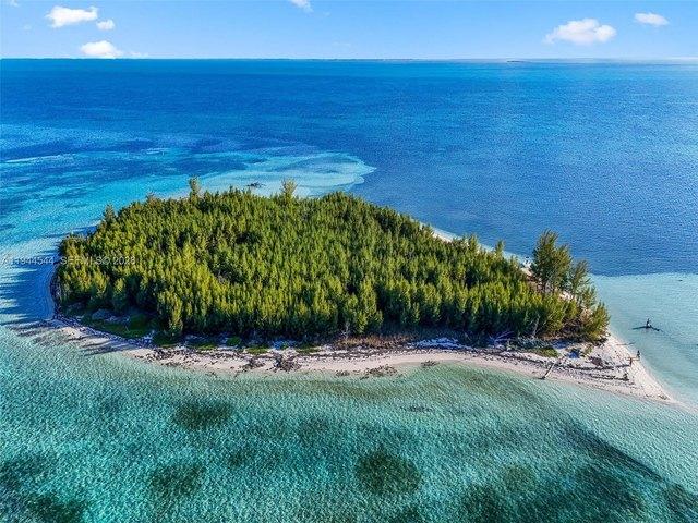 Bahamas, FL