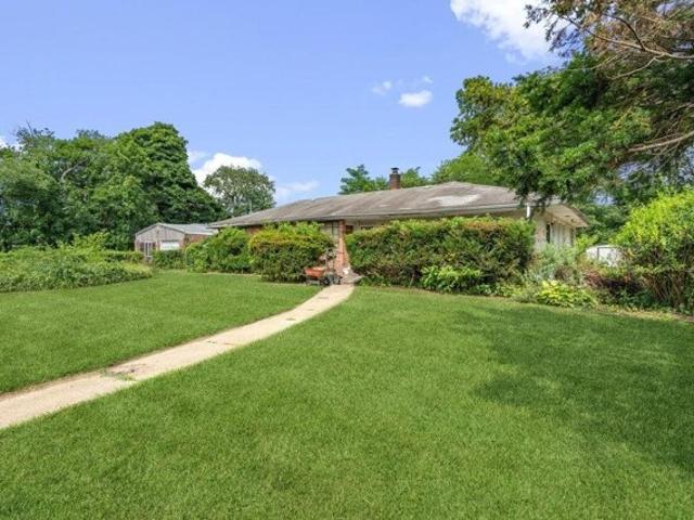 Baiting Place Rd, Farmingdale, Home For Sale