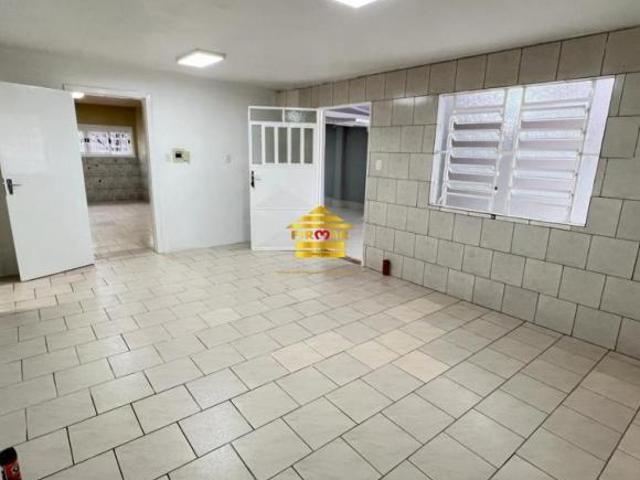 SAO LEOPOLDO BAIRRO SHARLAU Ampla Casa de Alvenaria 159,00m2 + 30m2