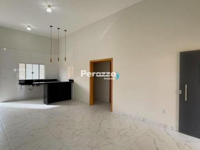 BAIXOU! Excelente Casa de 3 Quartos sendo 1 Suíte com uma Edícula Localizada no Condomínio Lê Prem