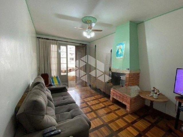 Baixou o valor.Apartamento na Cidade baixa com 3 dormitórios, sacada e lareira