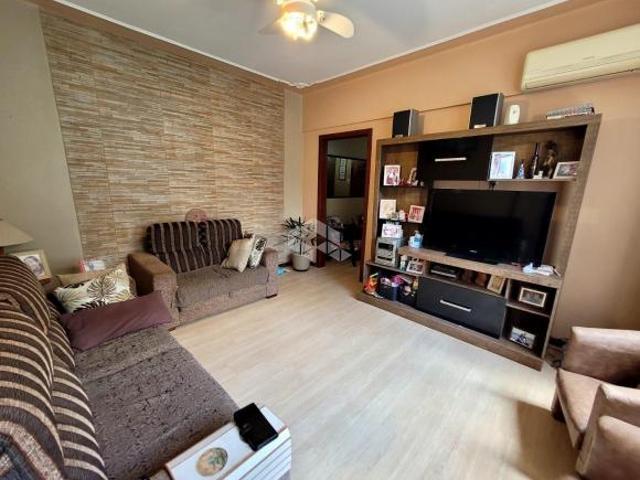 Baixou quase R$ 100 mil! Apartamento de 03 dormitórios e Junto à Redenção