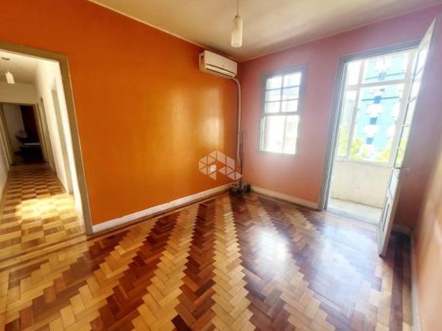 Baixou R$ 50 mil! Apartamento com *4 dormitórios e com sacada