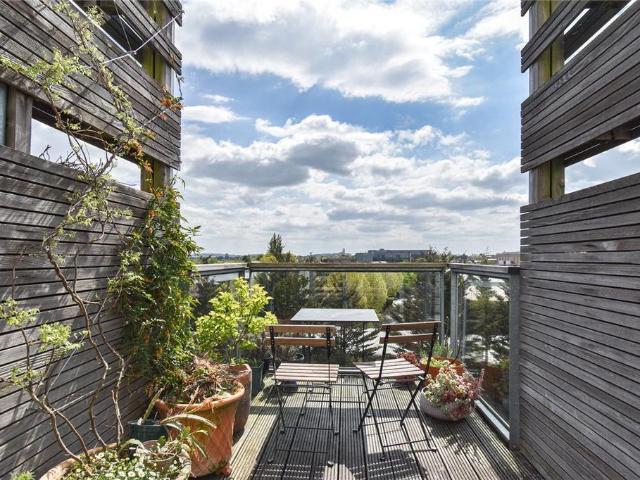 Bailey House, Rustat Avenue. 2 bed apartment to rent £1,900 pcm £438 pw