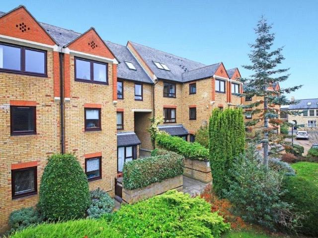 Bailey Mews, Auckland Road. 2 bed flat to rent £1,450 pcm £335 pw