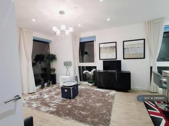 Bailey Street, London, SE8 2 bed penthouse to rent £2,769 pcm £639 pw