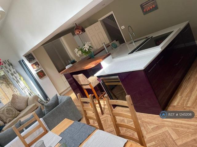 Baileys Mead Road, Bristol, BS16 6 bed detached house to rent £4,000 pcm £923 pw