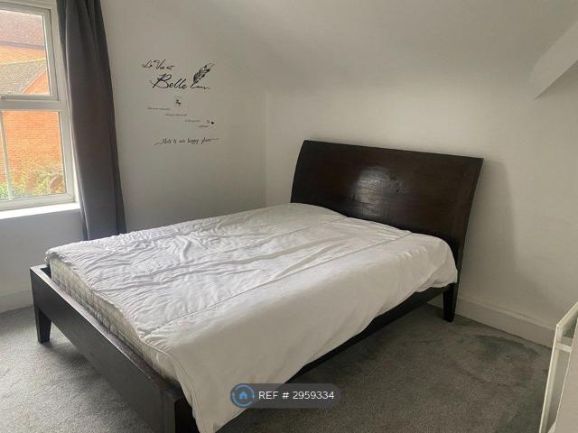 Baillie Road, Guildford GU1, Room to rent, £740 pcm | PrimeLocation
