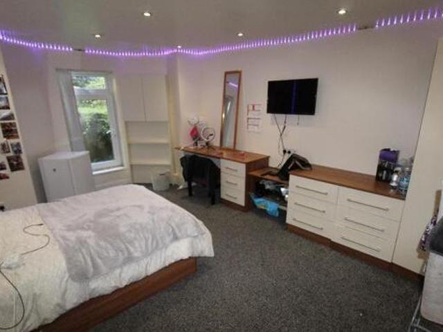 Bainbrigge Road, Leeds, 9 Bedroom House