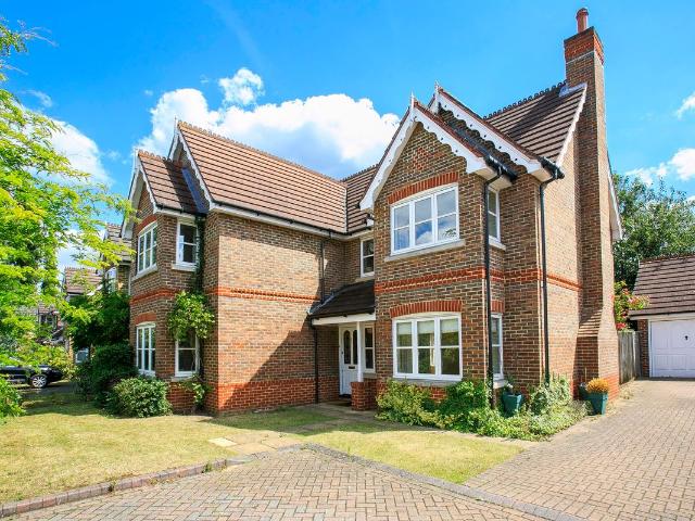 Bainbridge Close, Ham TW10, 4 bed property to rent, £5,400 pcm | PrimeLocation