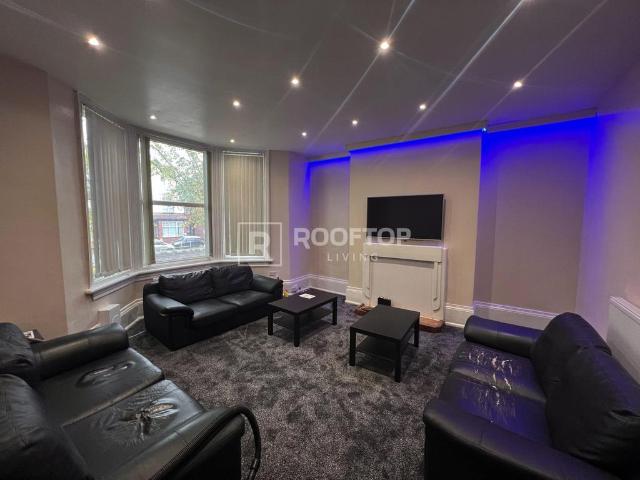 Bainbridge Road, Leeds LS6 8 bed house to rent £5,027 pcm £1,160 pw