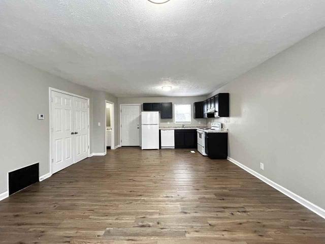 Bainbridge Townhomes 2 Bedroom Home for Rent at 408 Bainbridge Ct, Lexington, KY 40509