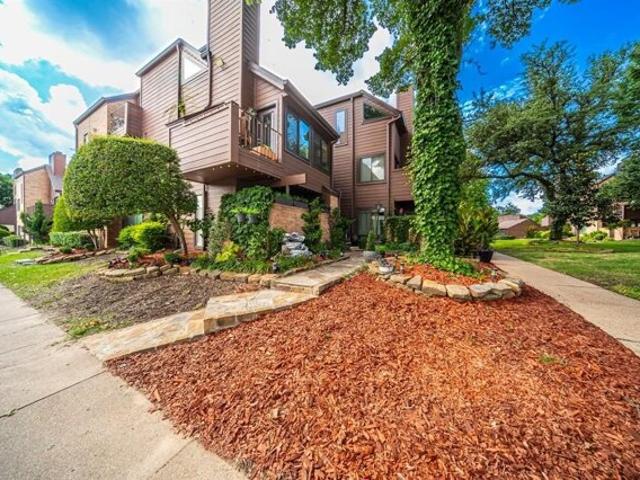 Baird Farm Cir Apt,arlington, Condo For Sale