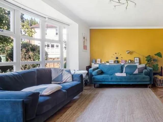 Baird Gardens, London, SE21 8PZ, United Kingdom | 3 bed apartment for rent #140226162 | Rentberry