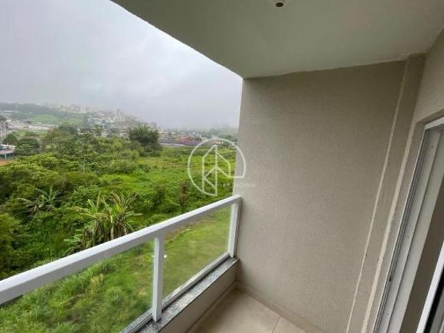 Bairro Aeroporto / Apartamento com 2 quartos sendo 1 suíte, elevador e garagem