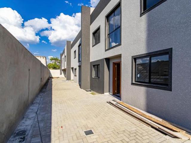 BAIRRO ALTO SOBRADOS NOVOS EM COND. FECHADO 2 E 3 QUARTOS 102 A 135 M2