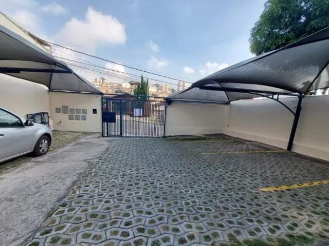 Bairro Alvorada. Lindo apto 02 quartos com armários planejados, prédio individual, 01 vaga livre