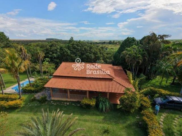Bairro Alphaville BR 251 Chácara à venda, 2,7 hectáres, escriturada, com duas casas, Brasília DF