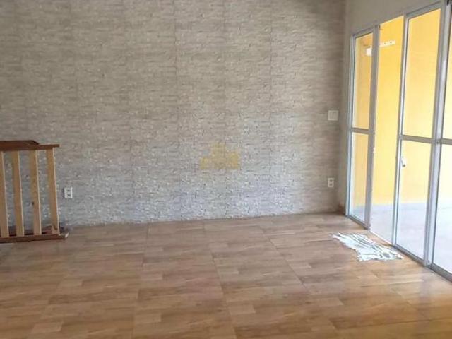 Bairro Matão Casa à venda, com 2 quartos, 1 suíte, quintal, recém reformada oportunidade aceita FGTS