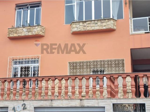 Bairro São Mateus! Excelente Casa para locação com área externa