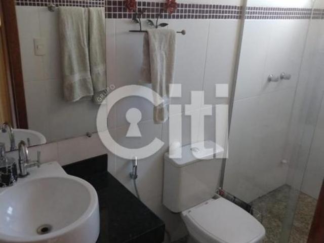 Casa com 3 quartos e 334 m² à venda em Shalimar