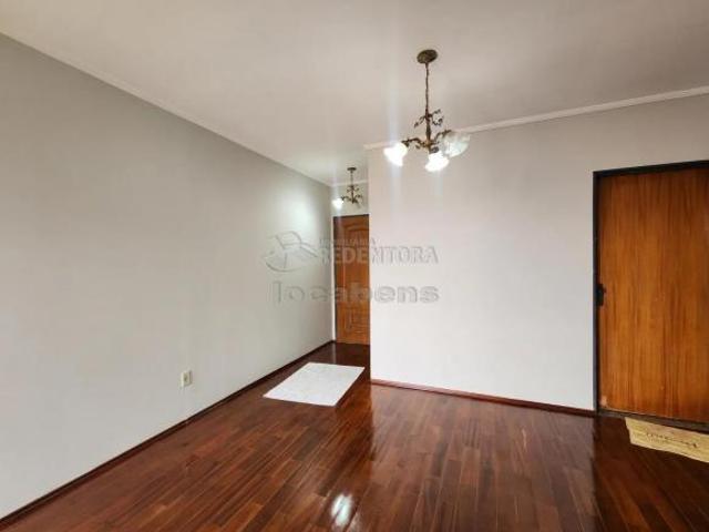 Bairro Vila Itália Apartamento com 03 dormitórios, 02 vagas de garagem