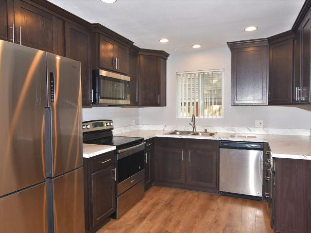 Bake 4 plex 3 Bedroom Apartment for Rent at 5320 Se 122nd Ave, Portland, OR 97236 Powellhurst Gilbert