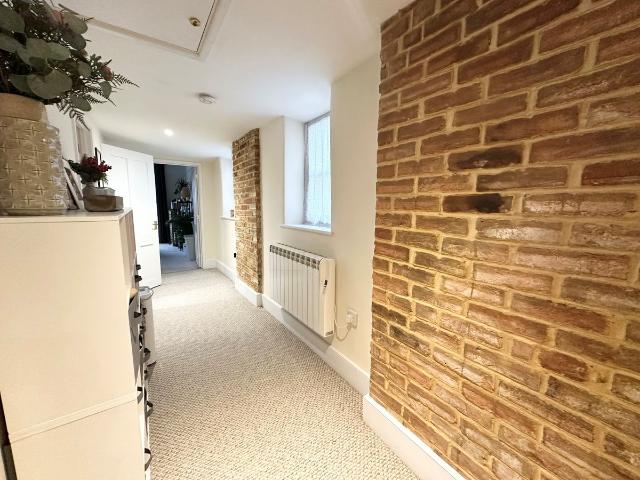 Bakehouse Mews, Rear Of 3 Market Place, Chippenham SN15, 2 bed flat to rent, £1,200 pcm | PrimeLocation