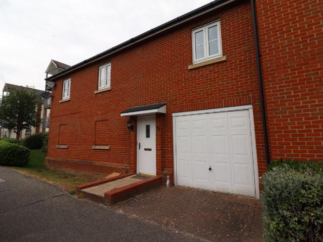 Baker Way, Witham CM8, 1 bed link detached house to rent, £1,400 pcm | PrimeLocation