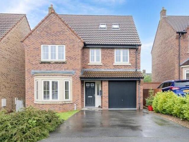 Baker Avenue, Doncaster, 6 Bedroom Detached