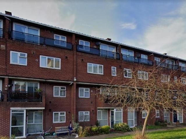Baker Court, Shenley Road, Borehamwood 2 bed apartment to rent £1,475 pcm £340 pw