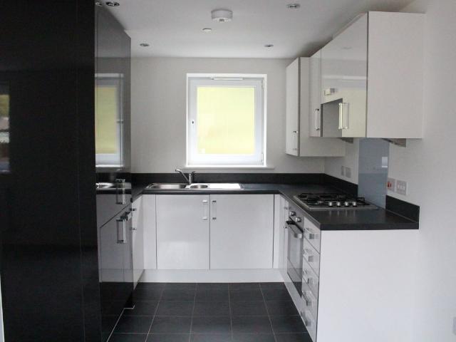 Baker Court, Sutton Coldfield B74, 2 bed flat to rent, £1,150 pcm | PrimeLocation