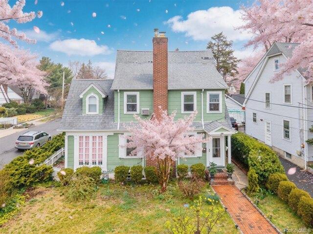 Baker Hill Rd, Great Neck, Home For Sale