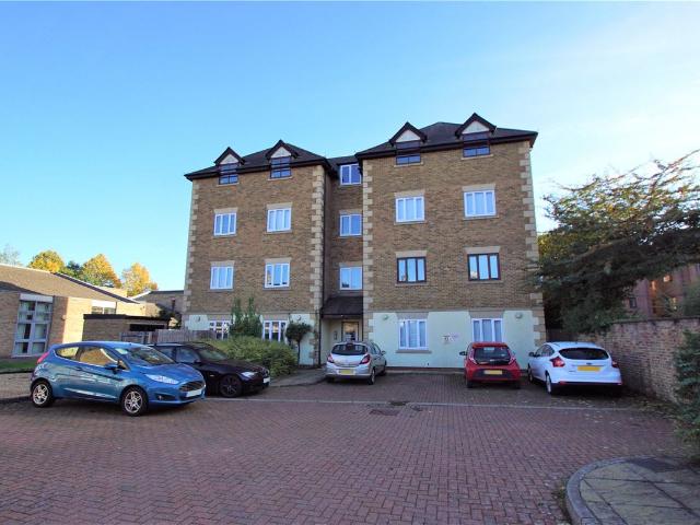 Baker Street, Hertford, Hertfordshire SG13, 2 bed flat to rent, £1,300 pcm | PrimeLocation