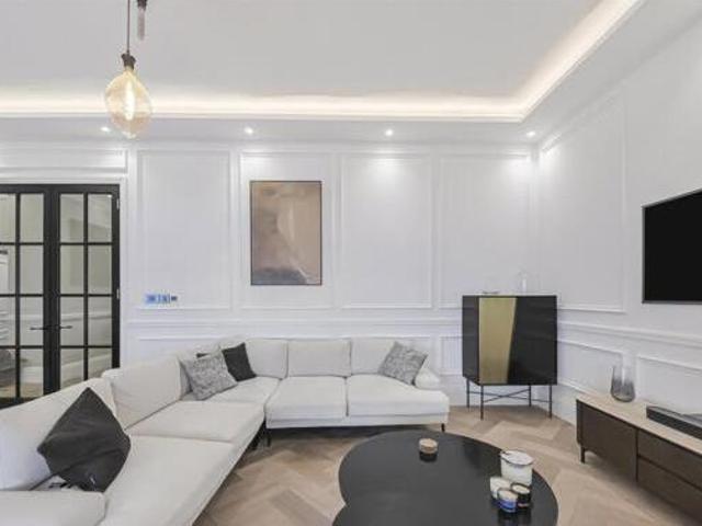 Baker Street, London, 2 Bedroom Apartment