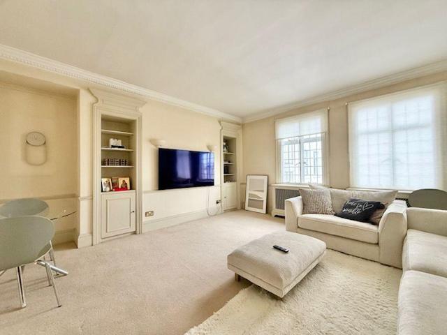Baker Street, NW1 2 bed apartment to rent £3,684 pcm £850 pw