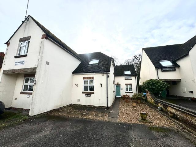 Baker Street, Waddesdon, Aylesbury HP18, 3 bed flat to rent, £1,395 pcm | PrimeLocation