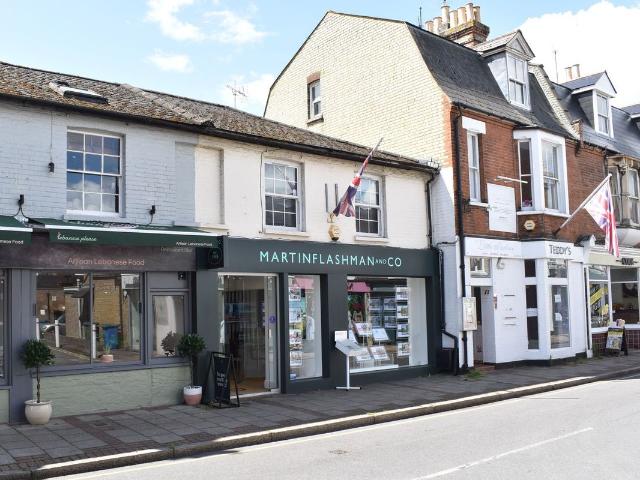 Baker Street, Weybridge KT13, 1 bed flat to rent, £1,350 pcm | PrimeLocation