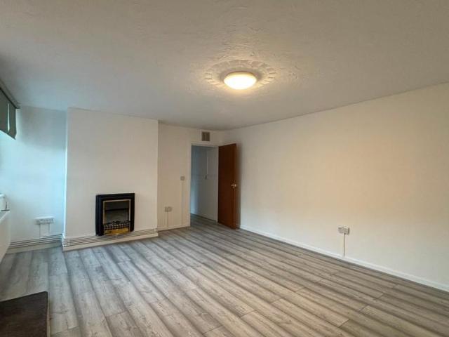 Baker Street, Weston Super Mare BS23 1 bed flat to rent £1,150 pcm £265 pw