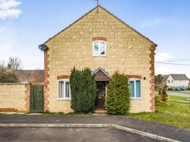 Bakers Field, Lyneham, 2 Bedroom End