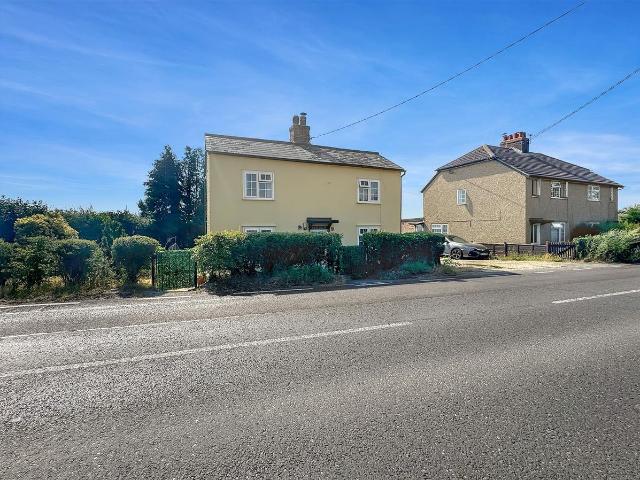 Bakers Lane, Black Notley, Braintree CM77, 2 bed cottage to rent, £1,300 pcm | PrimeLocation