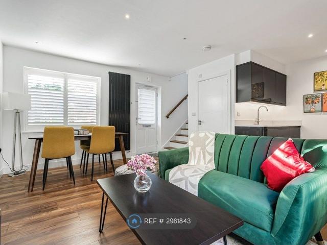 Bakery Mews, St Albans AL3, 2 bed terraced house to rent, £3,200 pcm | PrimeLocation