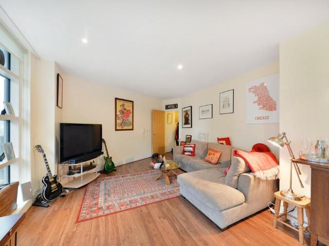 Baltimore House, Battersea Reach, Juniper Drive, London SW18, 2 bed flat to rent, £3,100 pcm | PrimeLocation