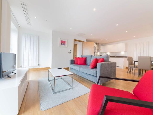 Baltimore Wharf, Canary Wharf E14, 3 bed flat to rent, £3,400 pcm | PrimeLocation