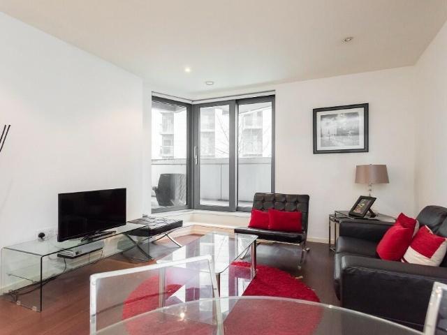 Baltimore Wharf, London, E14 1 bed flat to rent £2,100 pcm £485 pw