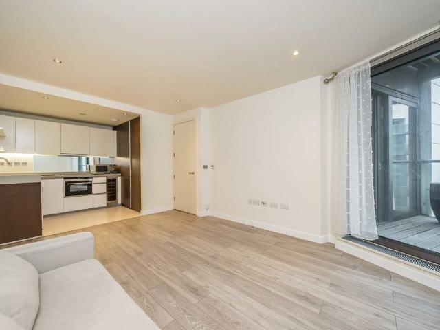 Baltimore Wharf, London E14, 1 bed flat to rent, £2,300 pcm | PrimeLocation
