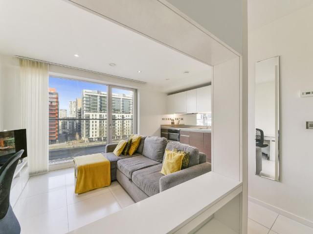 Baltimore Wharf, London E14, Studio to rent, £2,100 pcm | PrimeLocation