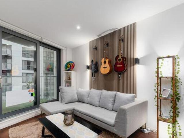 Baltimore Wharf, London, 2 Bedroom Flat