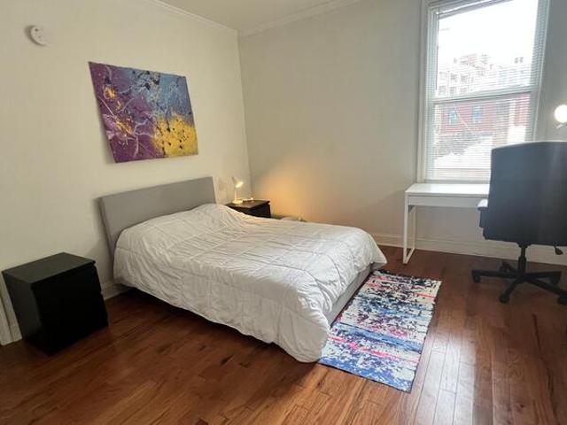 Baltimore Townhouse. Large bedrooms in a Prime location