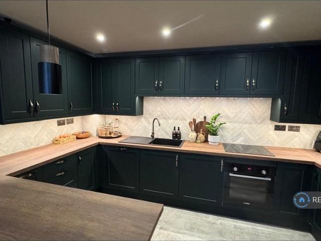 Baltic Apartments, London, E16 1 bed flat to rent £2,350 pcm £542 pw